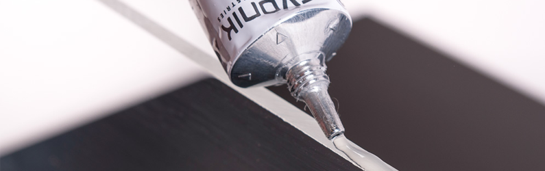 How to glue acrylic | Plasticsheetsshop.co.uk