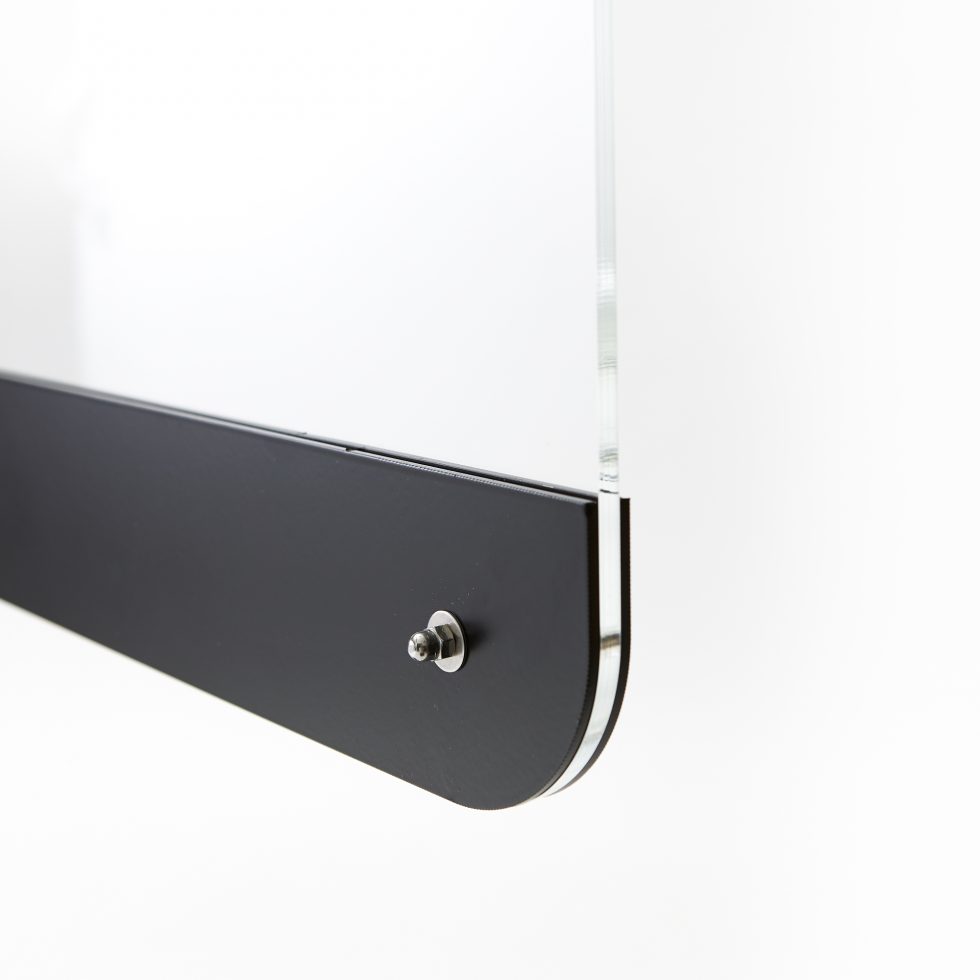 Perspex screen on a base | Plasticsheetsshop.co.uk