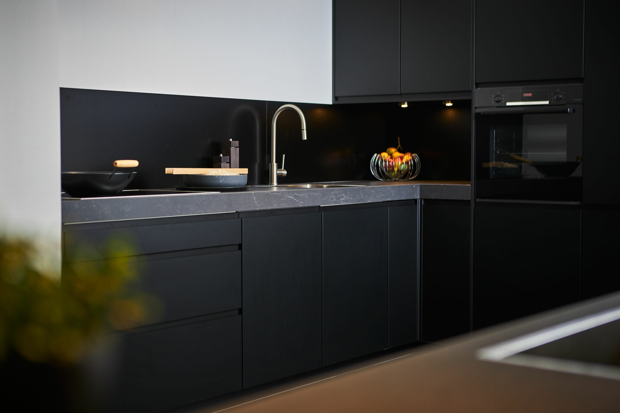 Black Kitchen Splashbacks cut-to-size | Plasticsheetsshop.co.uk